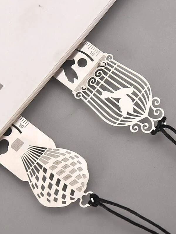 Hollow Ruler With Random Design 2pcs